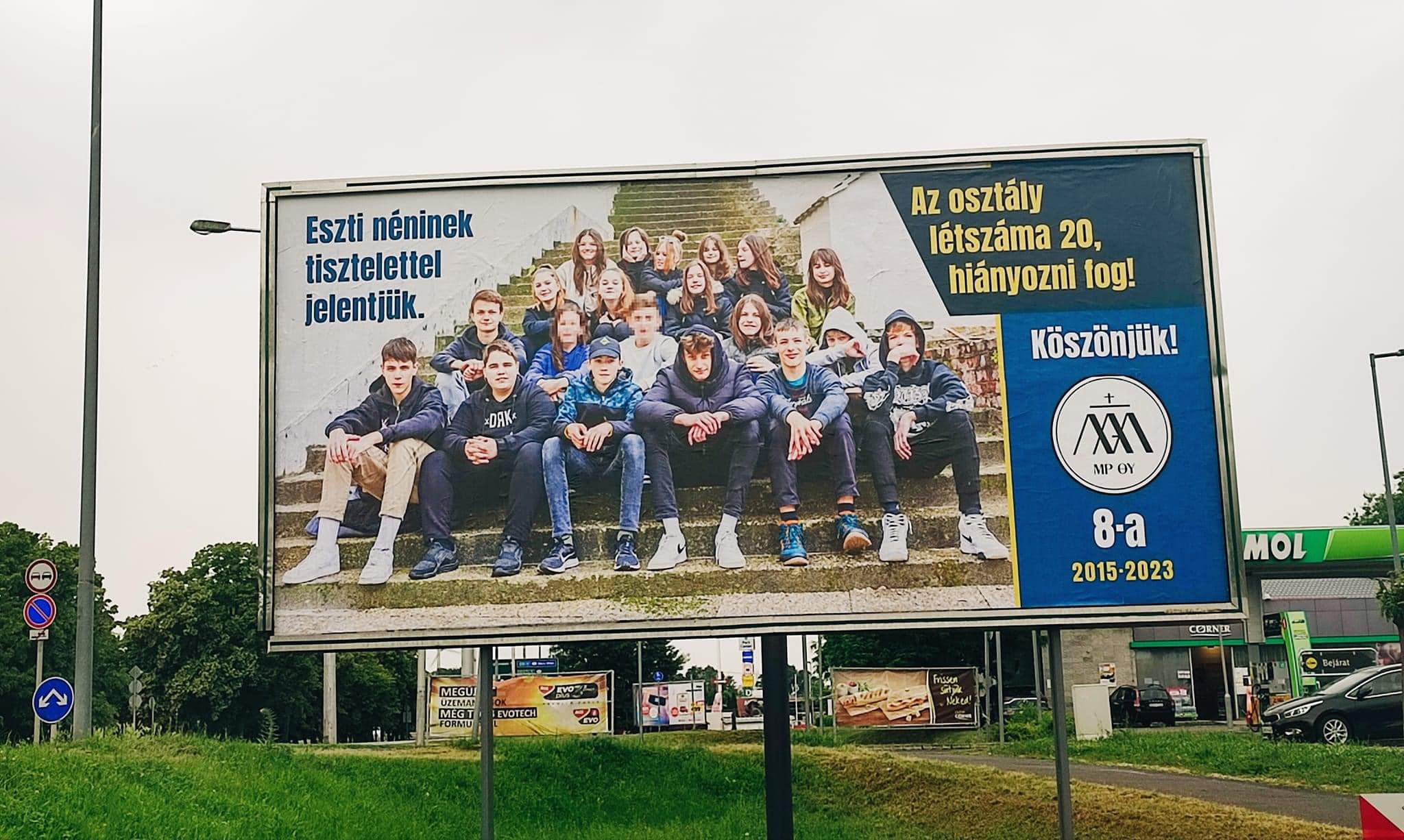 Óriásplakát Óvár határában - GAUDEAMUS - keresztény köznevelési portál
